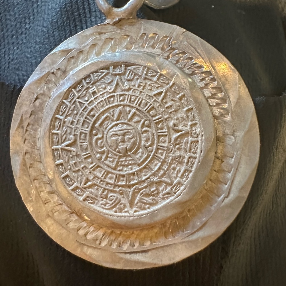 925 Solid Silver Aztec Mayan Sun Calendar Pendant. - Gem